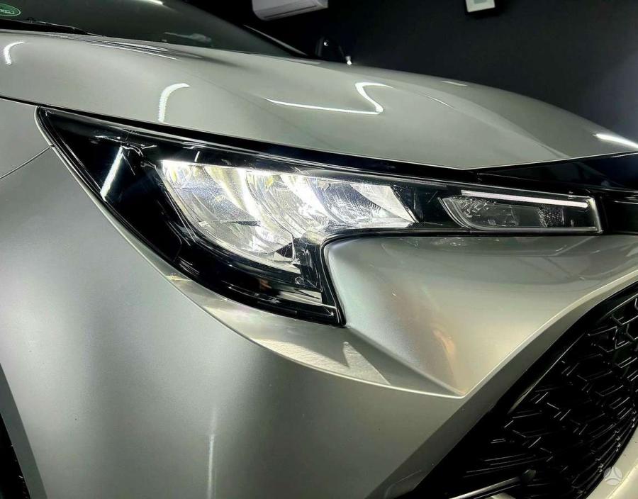 Grey Toyota Corolla 2024 in Utena, with an engine capacity of 1.80 L and mileage of 64 thousand km for 20350 €, photo 9 on AUTOMOTO.COM.LV