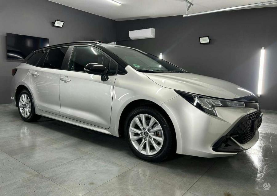 Grey Toyota Corolla 2024 in Utena, with an engine capacity of 1.80 L and mileage of 64 thousand km for 20350 €, photo 16 on AUTOMOTO.COM.LV