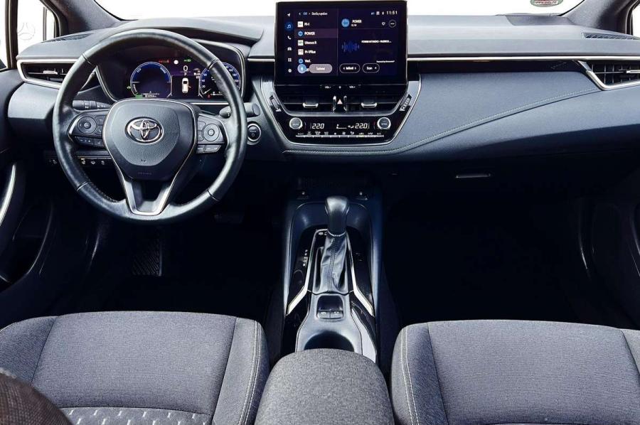 Grey Toyota Corolla 2024 in Utena, with an engine capacity of 1.80 L and mileage of 64 thousand km for 20350 €, photo 19 on AUTOMOTO.COM.LV