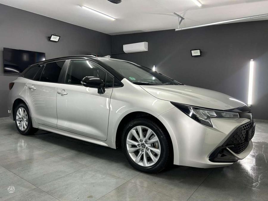 Grey Toyota Corolla 2024 in Utena, with an engine capacity of 1.80 L and mileage of 64 thousand km for 20350 €, photo 23 on AUTOMOTO.COM.LV