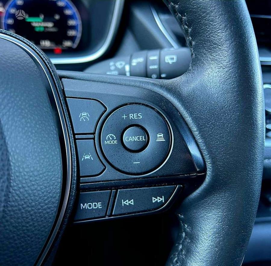 Grey Toyota Corolla 2024 in Utena, with an engine capacity of 1.80 L and mileage of 64 thousand km for 20350 €, photo 32 on AUTOMOTO.COM.LV