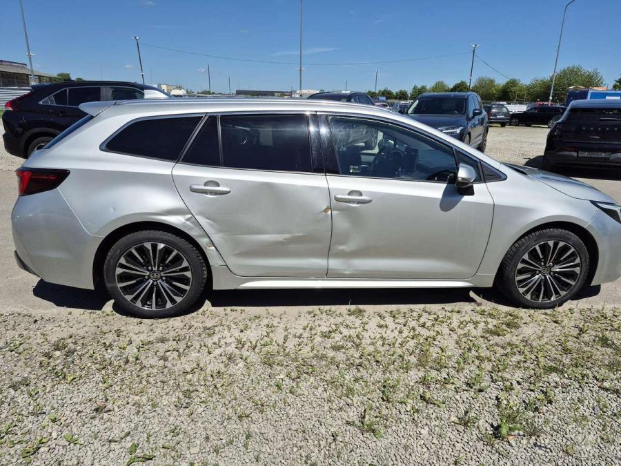 Grey Toyota Corolla 2024 in Siauliai, with an engine capacity of 1.80 L and mileage of 154 thousand km for 15900 €, photo 7 on AUTOMOTO.COM.LV