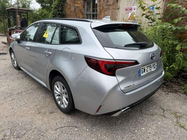 Grey Toyota Corolla 2024 in Vilnius, with an engine capacity of 1.80 L and mileage of 91 thousand km for 10600 €, photo 1 on AUTOMOTO.COM.LV