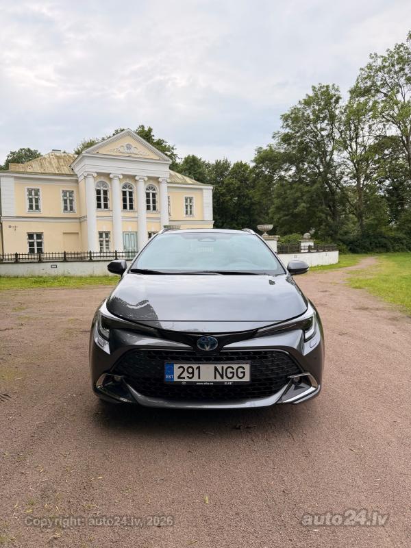 Grey Toyota Corolla 2024 in Tallinn, with an engine capacity of 1.80 L and mileage of 39 thousand km for 25490 €, photo 3 on AUTOMOTO.COM.LV