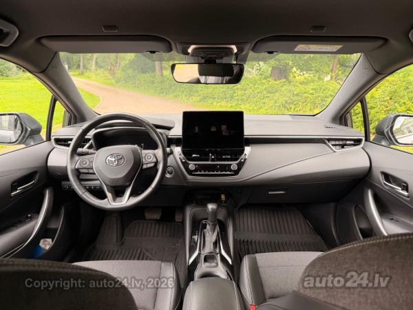 Grey Toyota Corolla 2024 in Tallinn, with an engine capacity of 1.80 L and mileage of 39 thousand km for 25490 €, photo 8 on AUTOMOTO.COM.LV