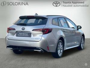 Pelēks Toyota Corolla 2025 Klaipėda, ar dzinēja tilpumu 1.80 L un nobraukumu 12 tūkst. km par 27900 €, foto 2 vietnē AUTOMOTO.COM.LV