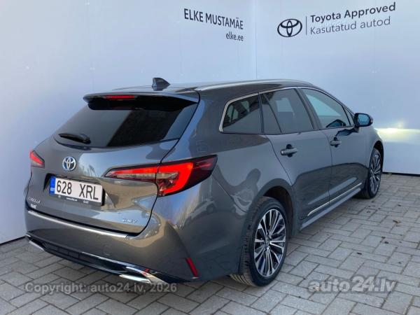 Pelēks Toyota Corolla 2025 Tallina, ar dzinēja tilpumu 1.80 L un nobraukumu 16 tūkst. km par 29995 €, foto 2 vietnē AUTOMOTO.COM.LV