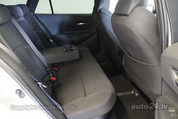 Pelēks Toyota Corolla 2025 Tallina, ar dzinēja tilpumu 1.80 L un nobraukumu 40 tūkst. km par 25990 €, foto 7 vietnē AUTOMOTO.COM.LV