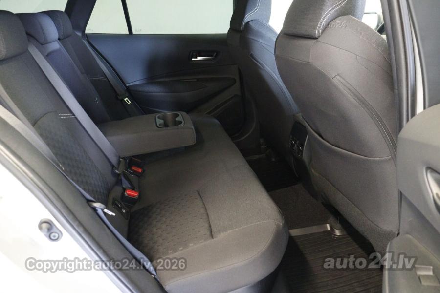 Pelēks Toyota Corolla 2025 Tallina, ar dzinēja tilpumu 1.80 L un nobraukumu 40 tūkst. km par 25990 €, foto 8 vietnē AUTOMOTO.COM.LV