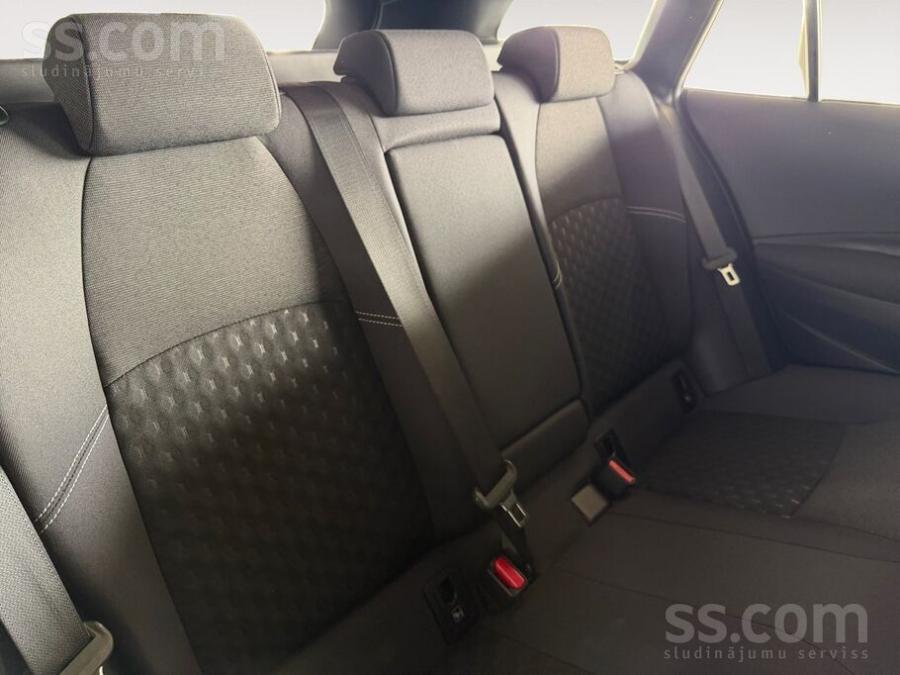 Grey Toyota Corolla 2025 in Riga, with an engine capacity of 1.80 L and mileage of 36 thousand km for 23900 €, photo 8 on AUTOMOTO.COM.LV