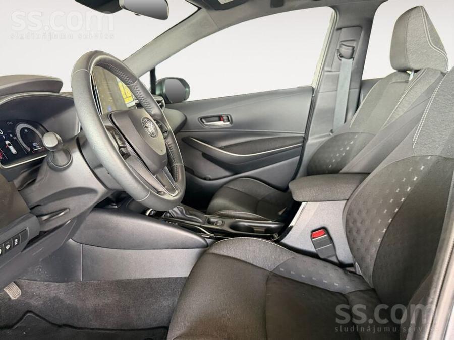 Grey Toyota Corolla 2025 in Riga, with an engine capacity of 1.80 L and mileage of 36 thousand km for 23900 €, photo 12 on AUTOMOTO.COM.LV