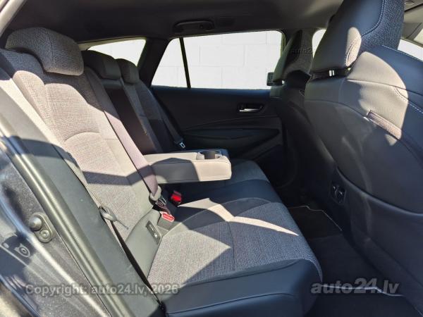 Pelēks Toyota Corolla 2026 Tallina, ar dzinēja tilpumu 2.00 L un nobraukumu 6 tūkst. km par 31990 €, foto 7 vietnē AUTOMOTO.COM.LV