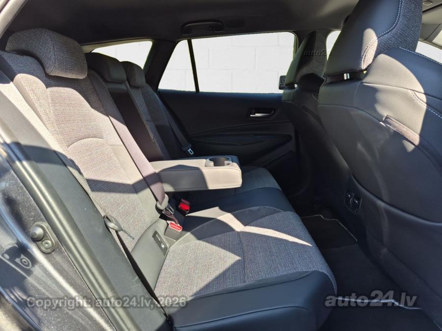 Pelēks Toyota Corolla 2026 Tallina, ar dzinēja tilpumu 2.00 L un nobraukumu 6 tūkst. km par 31990 €, foto 8 vietnē AUTOMOTO.COM.LV
