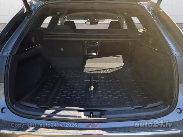 Pelēks Toyota Corolla 2026 Tallina, ar dzinēja tilpumu 2.00 L un nobraukumu 6 tūkst. km par 31990 €, foto 10 vietnē AUTOMOTO.COM.LV