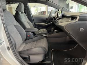 Grey Toyota Corolla 2026 in Ventspils, with an engine capacity of 1.80 L and mileage of 0 thousand km for 32500 €, photo 8 on AUTOMOTO.COM.LV