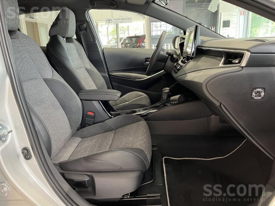 Grey Toyota Corolla 2026 in Ventspils, with an engine capacity of 1.80 L and mileage of 0 thousand km for 32500 €, photo 8 on AUTOMOTO.COM.LV