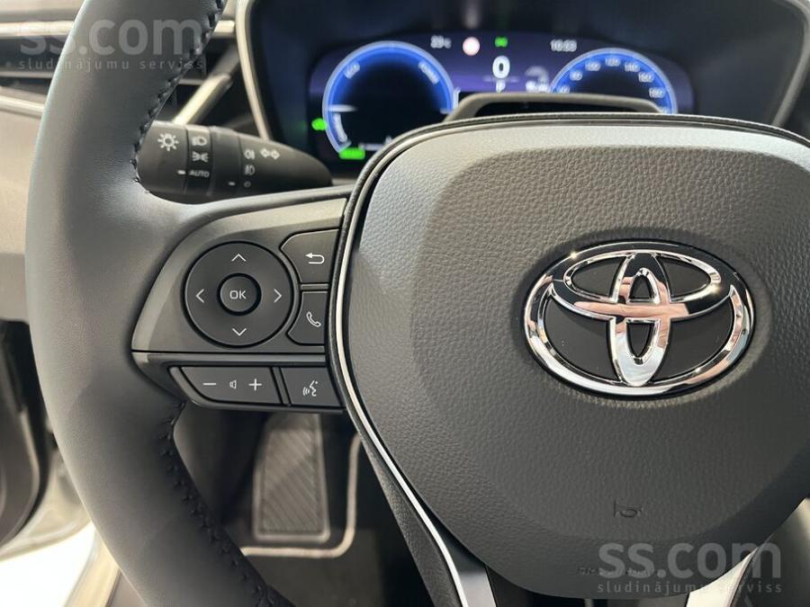 Grey Toyota Corolla 2026 in Ventspils, with an engine capacity of 1.80 L and mileage of 0 thousand km for 32500 €, photo 12 on AUTOMOTO.COM.LV