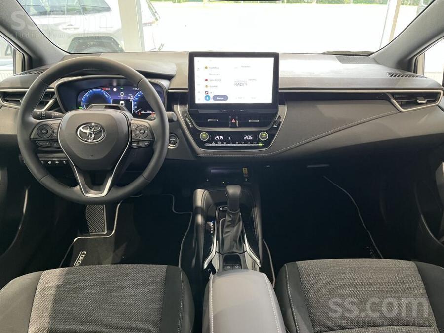 Grey Toyota Corolla 2026 in Ventspils, with an engine capacity of 1.80 L and mileage of 0 thousand km for 32500 €, photo 18 on AUTOMOTO.COM.LV