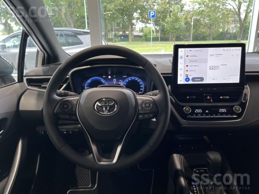 Grey Toyota Corolla 2026 in Ventspils, with an engine capacity of 1.80 L and mileage of 0 thousand km for 32500 €, photo 19 on AUTOMOTO.COM.LV