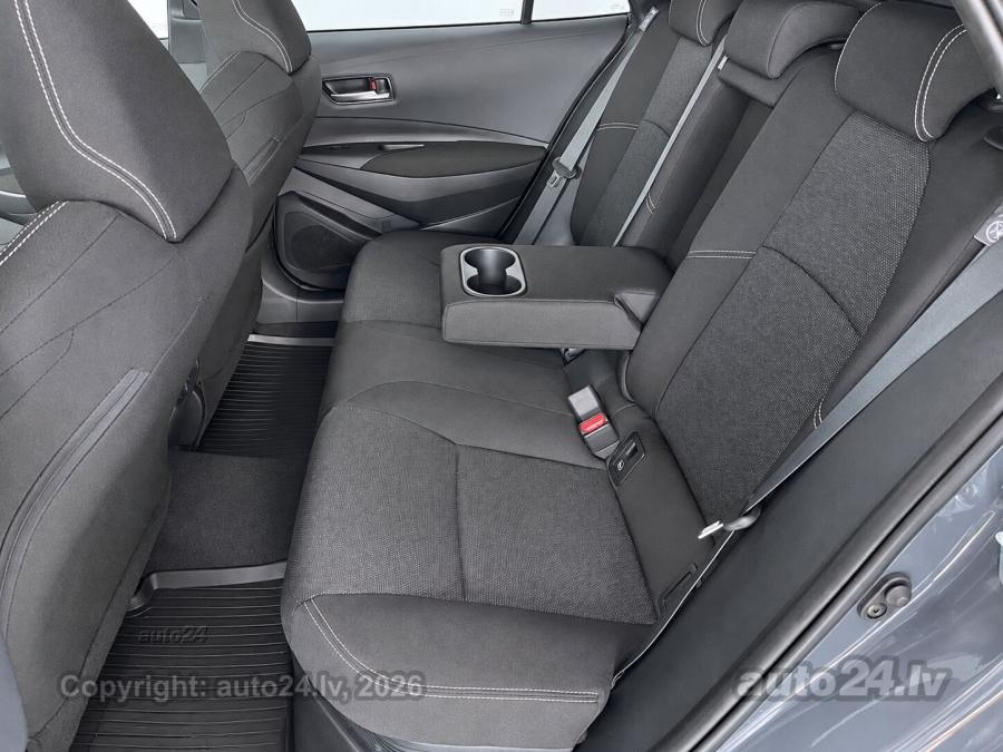 Pelēks Toyota Corolla 2026 Tallina, ar dzinēja tilpumu 1.80 L un nobraukumu 15 tūkst. km par 26990 €, foto 10 vietnē AUTOMOTO.COM.LV