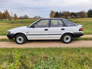Toyota Corolla 1991 in Utena, with an engine capacity of 1.30 L and mileage of 119 thousand km for 3800 €, photo 5 on AUTOMOTO.COM.LV