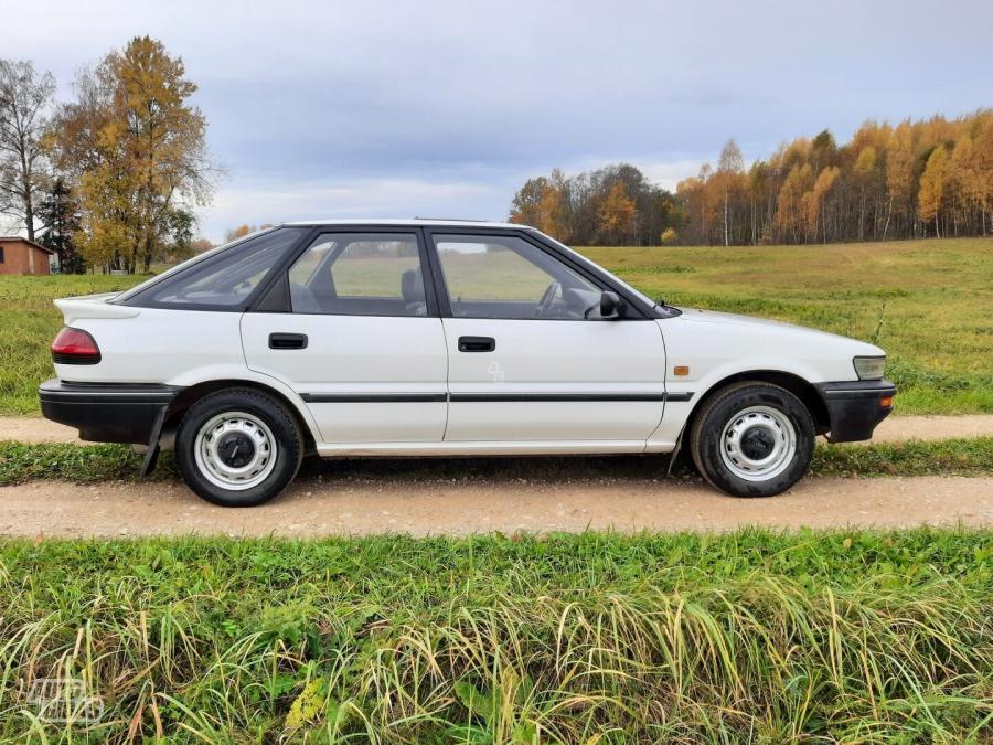 Toyota Corolla 1991 in Utena, with an engine capacity of 1.30 L and mileage of 119 thousand km for 3800 €, photo 6 on AUTOMOTO.COM.LV