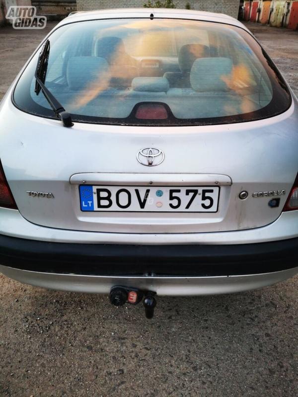 Toyota Corolla 1998 in Visaginas, with an engine capacity of 2.00 L and mileage of 263 thousand km for 500 €, photo 3 on AUTOMOTO.COM.LV