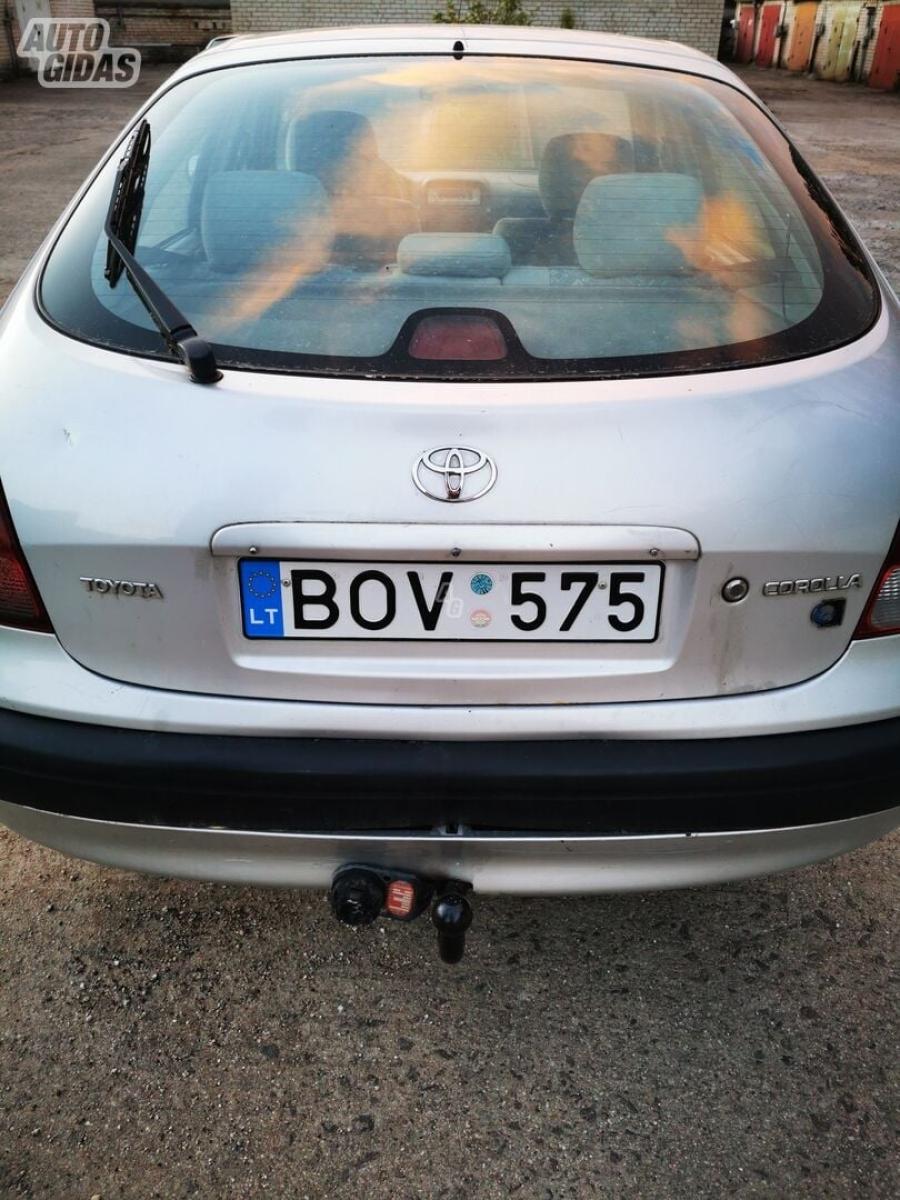 Toyota Corolla 1998 in Visaginas, with an engine capacity of 2.00 L and mileage of 263 thousand km for 500 €, photo 4 on AUTOMOTO.COM.LV