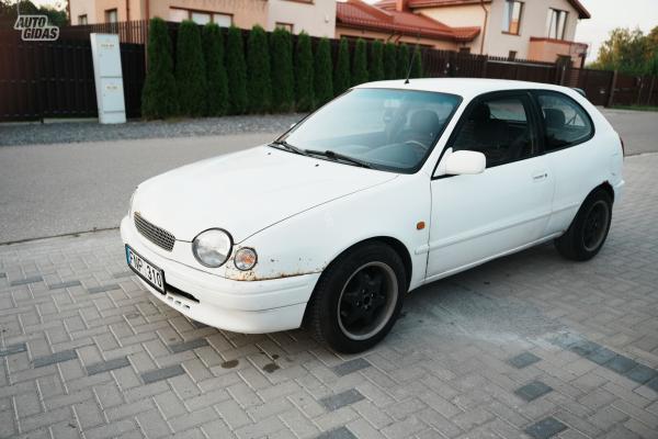 Тойота Королла 1999 в Тракай на AUTOMOTO.COM.LV Тойота Королла 1999 в Тракай, объемом двигателя 1.30 л и пробегом 232 тыс. км за 800 €, фото 1 на AUTOMOTO.COM.LV