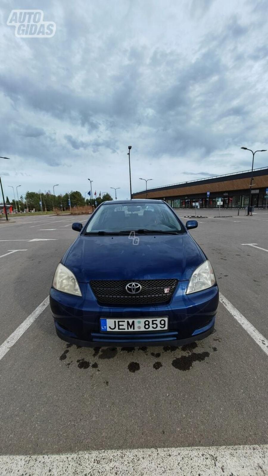 Toyota Corolla 2001 in Vilnius, with an engine capacity of 1.80 L and mileage of 294 thousand km for 2300 €, photo 1 on AUTOMOTO.COM.LV