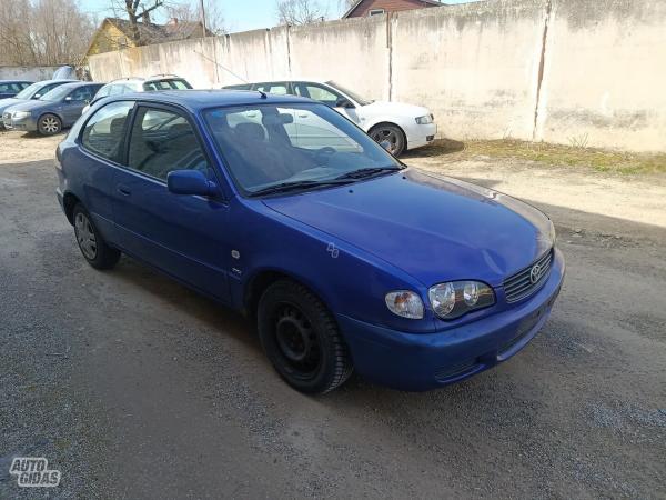 Toyota Corolla 2001 in Joniskis, with an engine capacity of 1.40 L and mileage of 300 thousand km for 750 €, photo 3 on AUTOMOTO.COM.LV