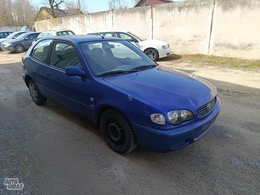 Toyota Corolla 2001 in Joniskis, with an engine capacity of 1.40 L and mileage of 300 thousand km for 750 €, photo 4 on AUTOMOTO.COM.LV