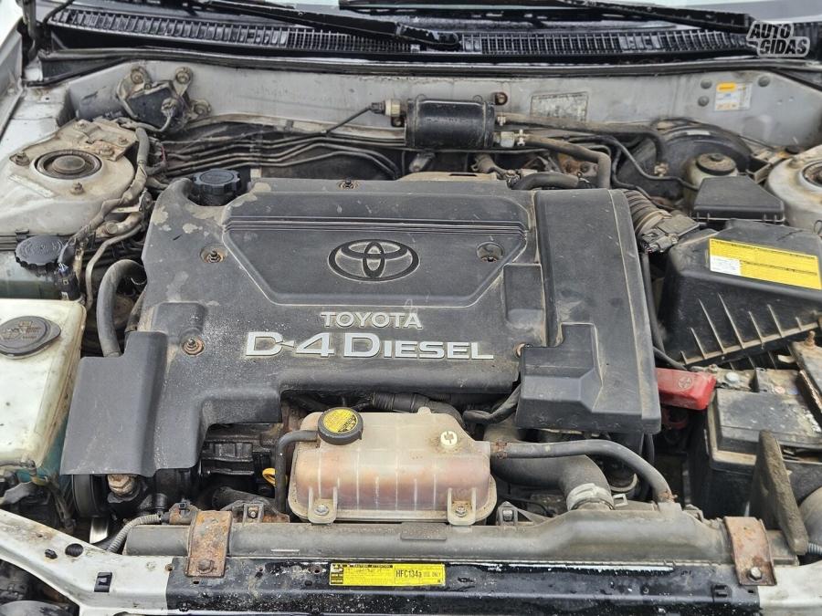 Toyota Corolla 2001 in Jurbarkas, with an engine capacity of 2.00 L and mileage of 241 thousand km for 1700 €, photo 6 on AUTOMOTO.COM.LV