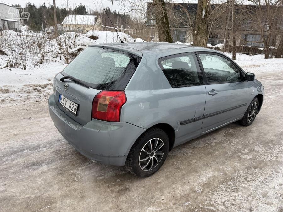 Toyota Corolla 2002 in Vilnius, with an engine capacity of 1.40 L and mileage of 300 thousand km for 650 €, photo 3 on AUTOMOTO.COM.LV