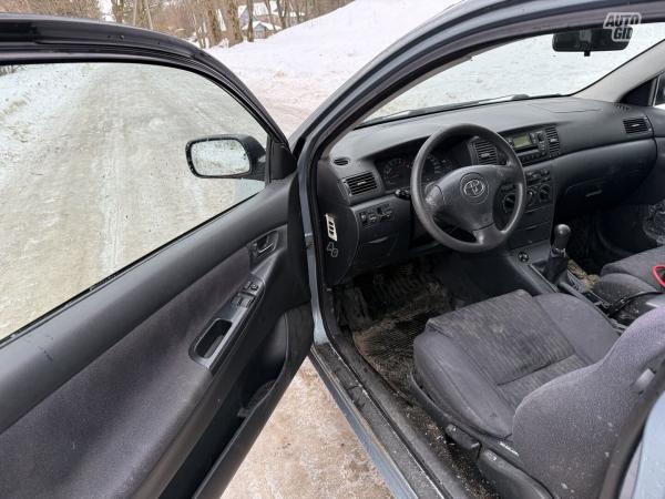 Toyota Corolla 2002 Viļņa, ar dzinēja tilpumu 1.40 L un nobraukumu 300 tūkst. km par 650 €, foto 5 vietnē AUTOMOTO.COM.LV