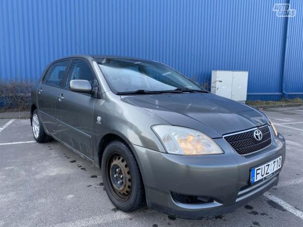 Toyota Corolla 2002 Viļņa, ar dzinēja tilpumu 2.00 L un nobraukumu 219 tūkst. km par 750 €, foto 1 vietnē AUTOMOTO.COM.LV