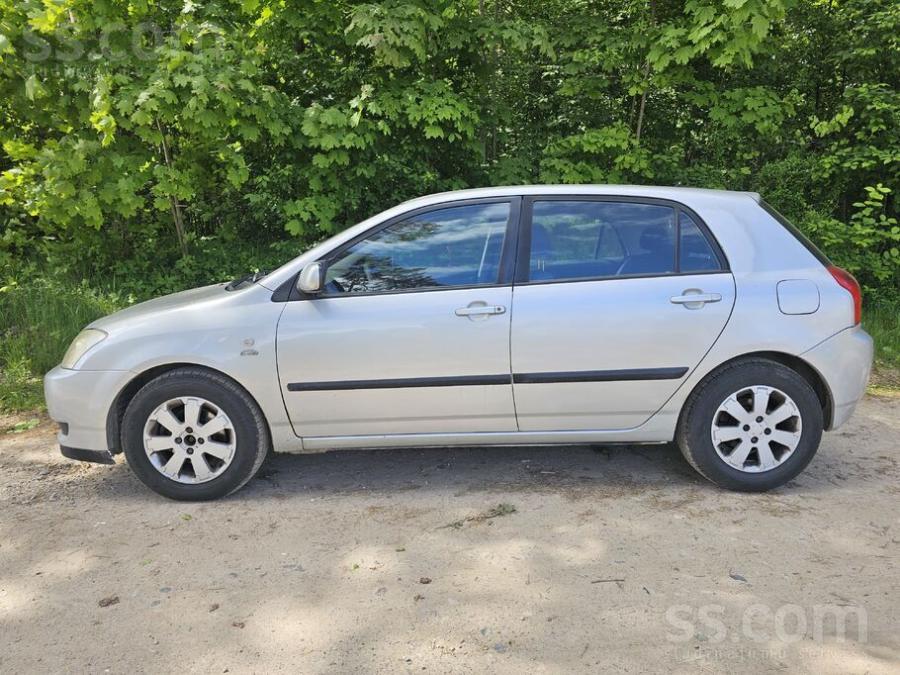Toyota Corolla 2002 Rīga, ar dzinēja tilpumu 2.00 L un nobraukumu 346 tūkst. km par 750 €, foto 4 vietnē AUTOMOTO.COM.LV