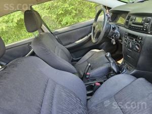 Toyota Corolla 2002 Rīga, ar dzinēja tilpumu 2.00 L un nobraukumu 346 tūkst. km par 750 €, foto 9 vietnē AUTOMOTO.COM.LV