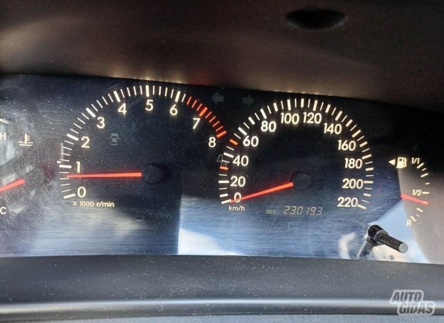 Toyota Corolla 2002 in Gargzdai, with an engine capacity of 1.40 L and mileage of 230 thousand km for 1300 €, photo 9 on AUTOMOTO.COM.LV