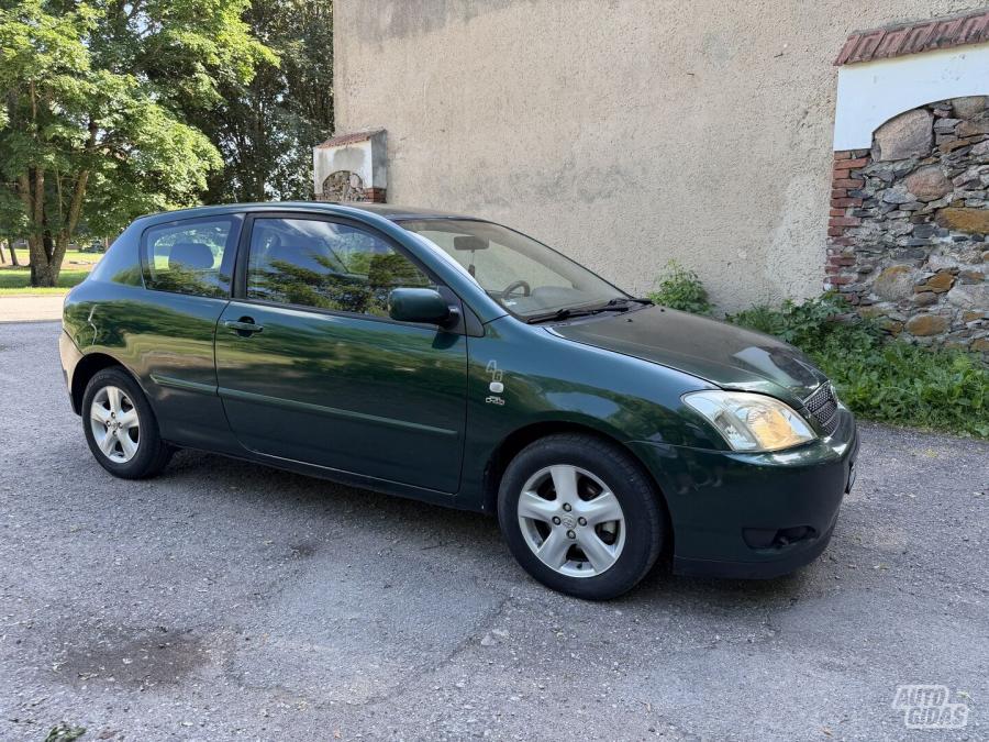 Toyota Corolla 2002 in Radviliskis, with an engine capacity of 2.00 L and mileage of 437 thousand km for 1100 €, photo 1 on AUTOMOTO.COM.LV