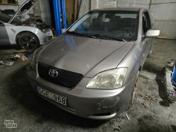 Toyota Corolla 2003 in Klaipeda, with an engine capacity of 2.00 L and mileage of 290 thousand km for 500 €, photo 2 on AUTOMOTO.COM.LV