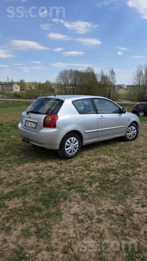 Toyota Corolla 2003 in Dobele, with an engine capacity of 2.00 L and mileage of 343 thousand km for 1450 €, photo 4 on AUTOMOTO.COM.LV