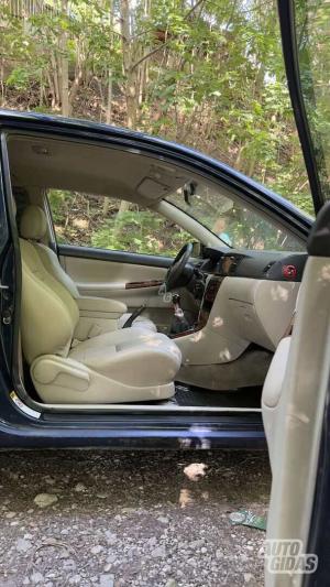 Toyota Corolla 2003 Kauņa, ar dzinēja tilpumu 2.00 L un nobraukumu 339 tūkst. km par 950 €, foto 8 vietnē AUTOMOTO.COM.LV