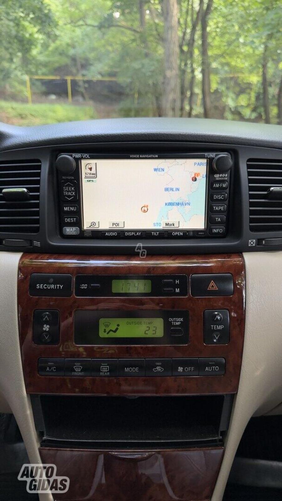 Toyota Corolla 2003 Kauņa, ar dzinēja tilpumu 2.00 L un nobraukumu 339 tūkst. km par 950 €, foto 12 vietnē AUTOMOTO.COM.LV