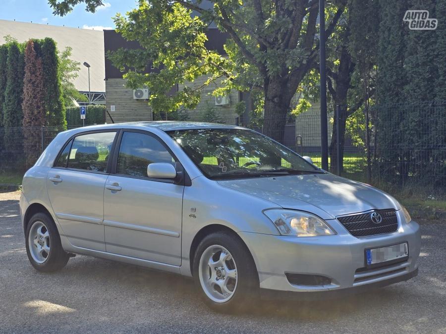 Toyota Corolla 2003 in Vilnius, with an engine capacity of 2.00 L and mileage of 219 thousand km for 1350 €, photo 1 on AUTOMOTO.COM.LV