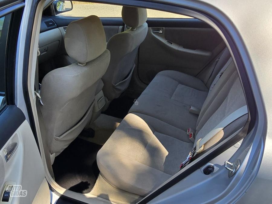 Toyota Corolla 2003 in Vilnius, with an engine capacity of 2.00 L and mileage of 219 thousand km for 1350 €, photo 14 on AUTOMOTO.COM.LV
