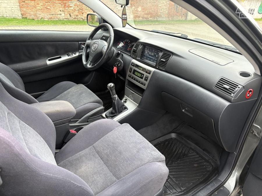 Toyota Corolla 2003 in Vilnius, with an engine capacity of 2.00 L and mileage of 324 thousand km for 1150 €, photo 14 on AUTOMOTO.COM.LV
