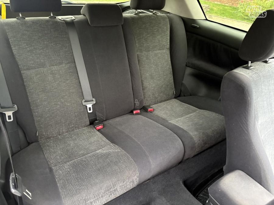 Toyota Corolla 2003 in Vilnius, with an engine capacity of 2.00 L and mileage of 324 thousand km for 1150 €, photo 16 on AUTOMOTO.COM.LV