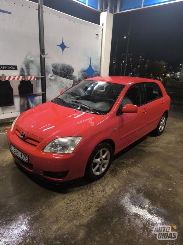 Toyota Corolla 2004 Viļņa, ar dzinēja tilpumu 2.00 L un nobraukumu 325 tūkst. km par 1150 €, foto 1 vietnē AUTOMOTO.COM.LV