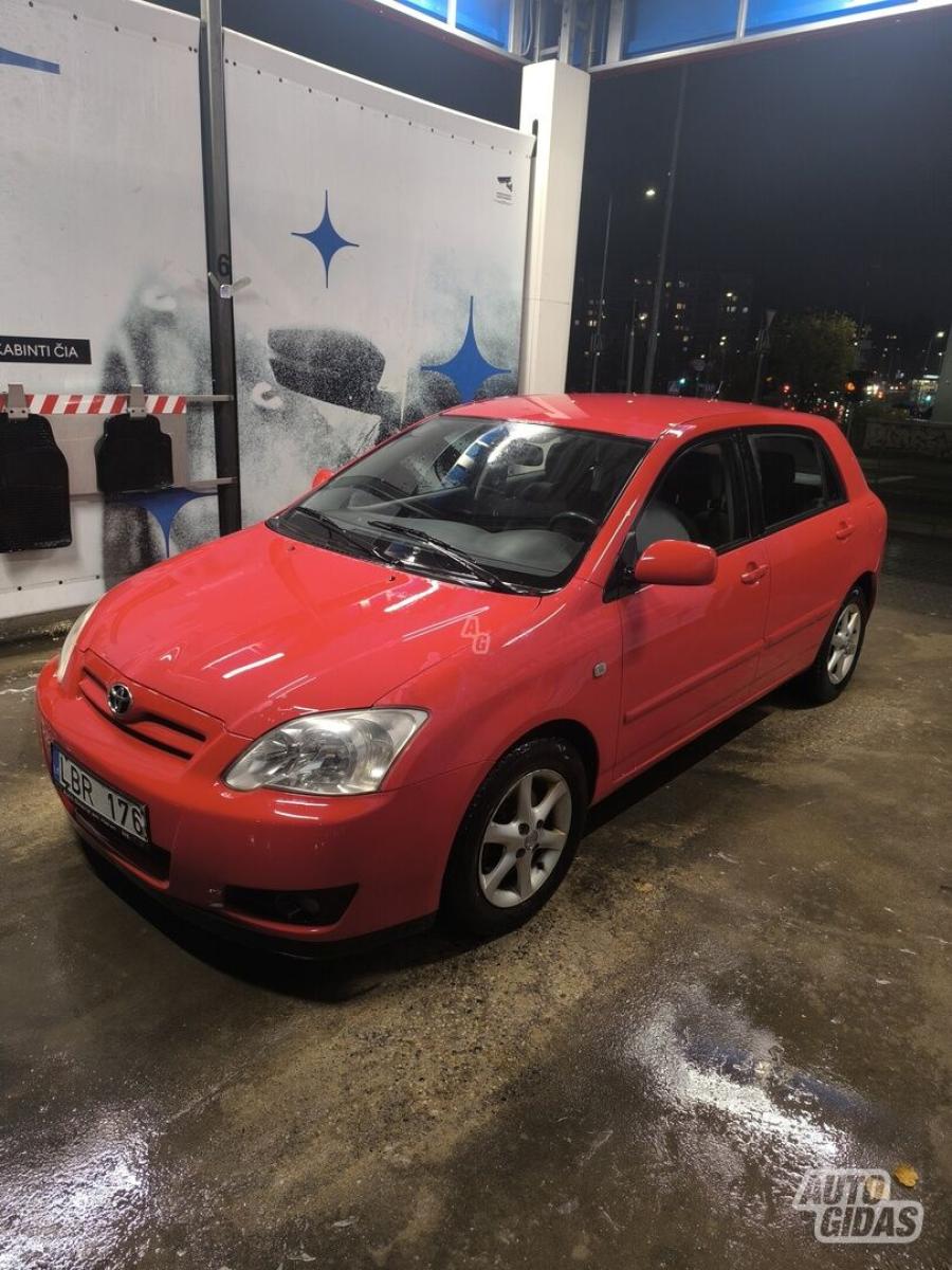 Toyota Corolla 2004 Viļņa, ar dzinēja tilpumu 2.00 L un nobraukumu 325 tūkst. km par 1150 €, foto 1 vietnē AUTOMOTO.COM.LV